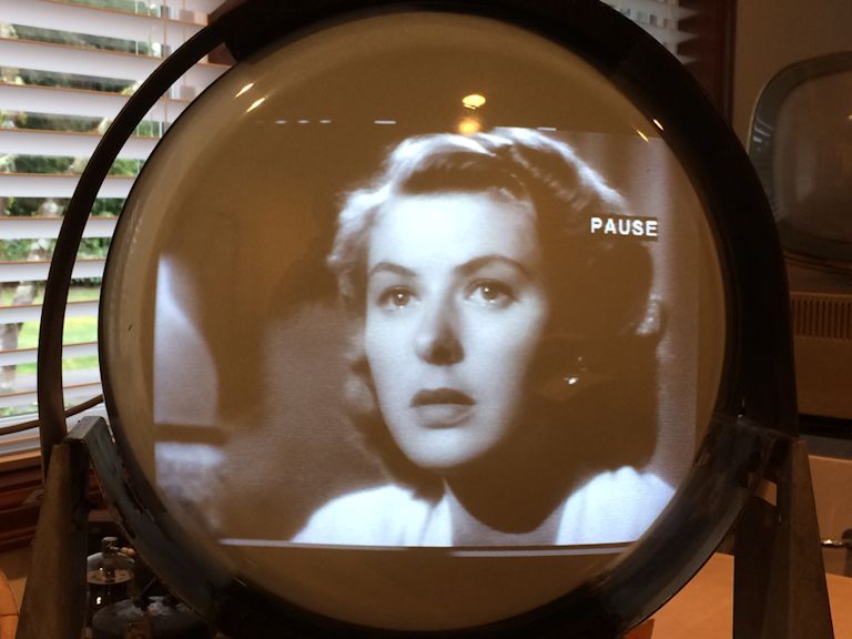 DuMont Model RA-102 Clifton Television (1947)